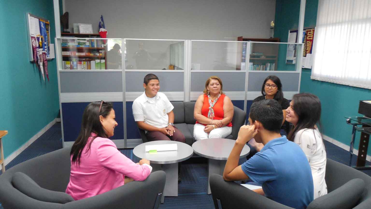 EducationUSA advising center at Centro Cultural Salvadoreno Americano ...